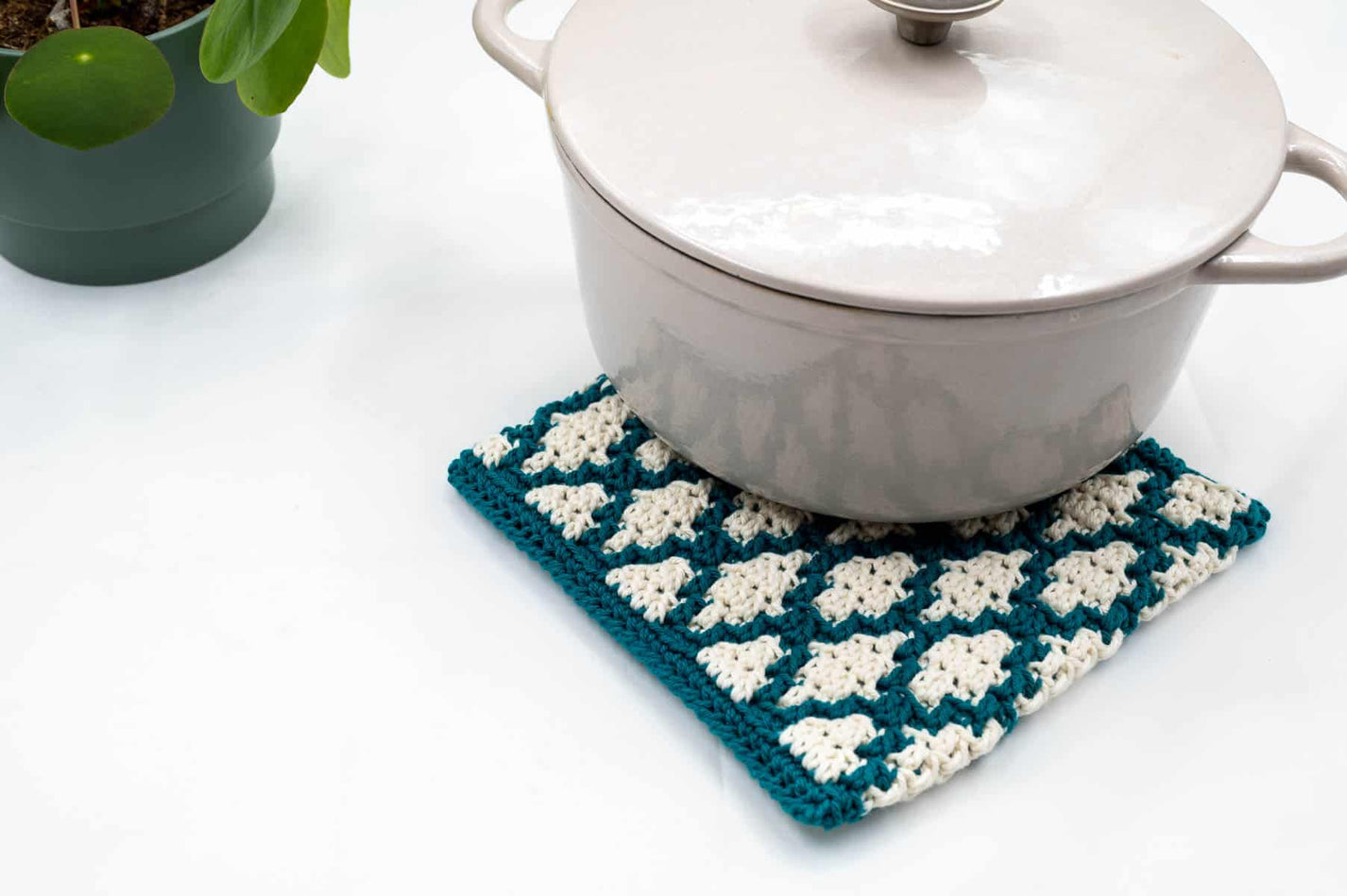 Mosaic Crochet Hot Pad Pattern – Joy of Motion Crochet